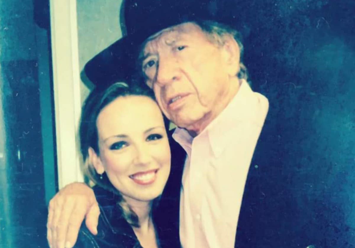 Photos – Rebecca Lynn Howard