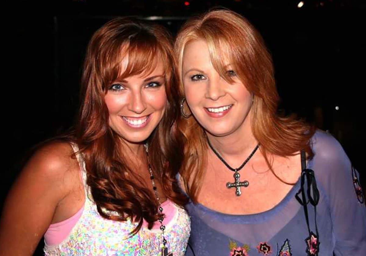 Photos – Rebecca Lynn Howard